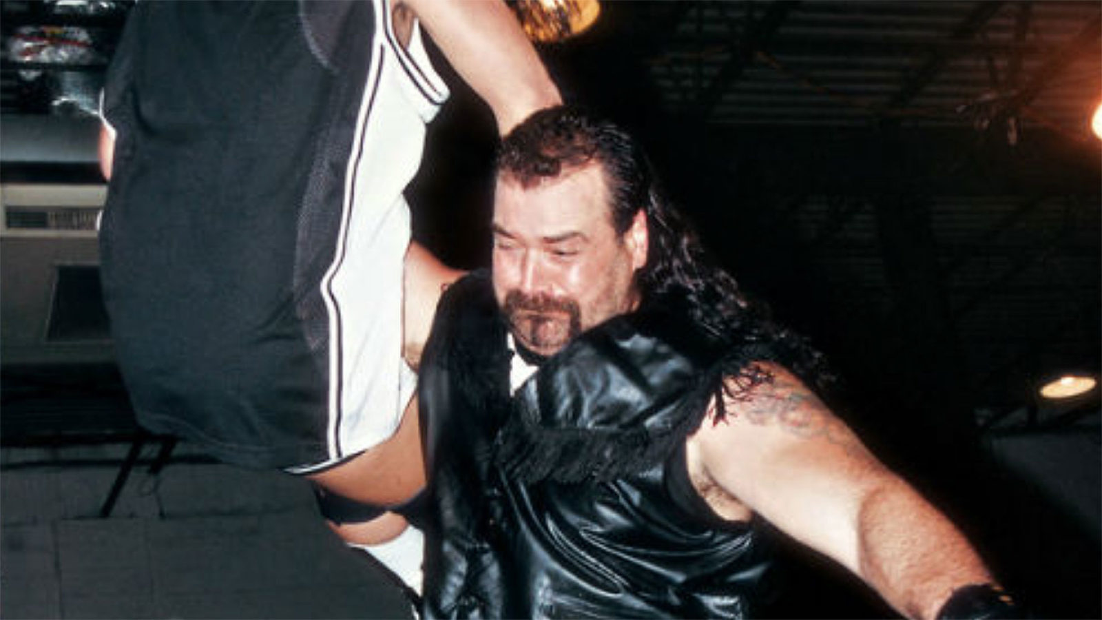 911 vs. Jungle Jim Steele | WrestleCrap