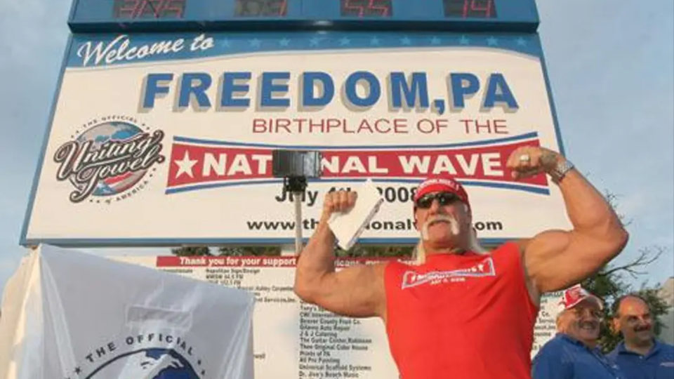 Hulk Hogan "National Wave" Towel | Someone Bought This?!